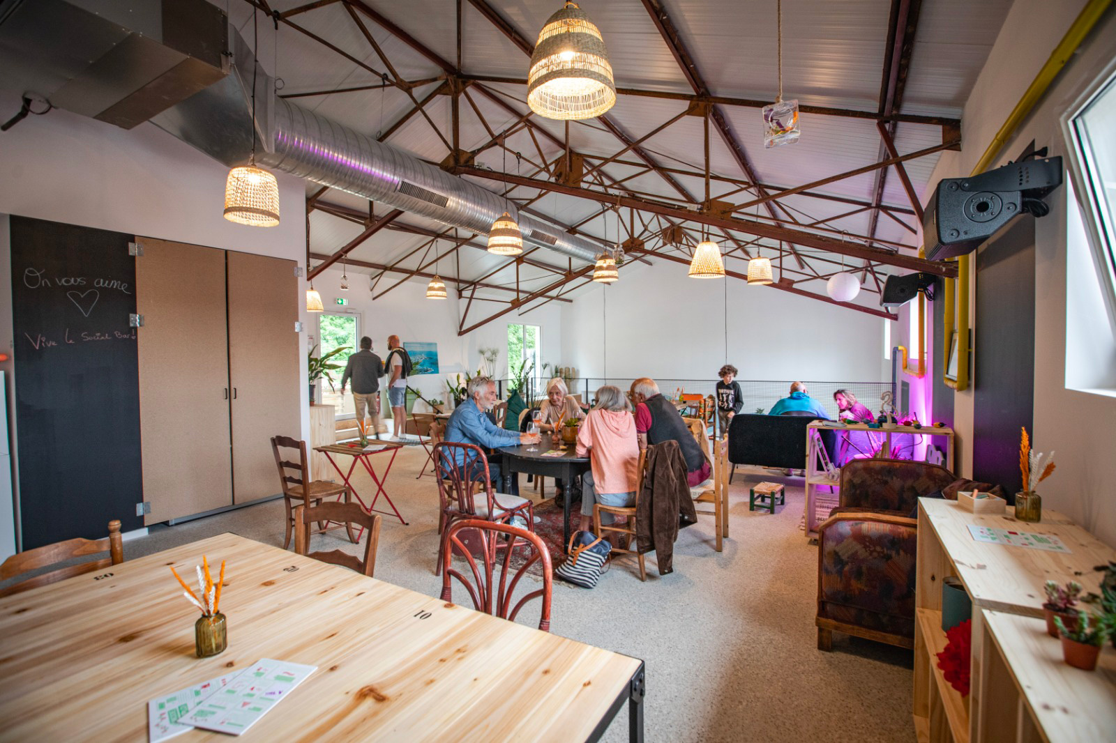 Social Bar Biarritz - Bar d'ambiance au cœur du quartier des Docks de ...