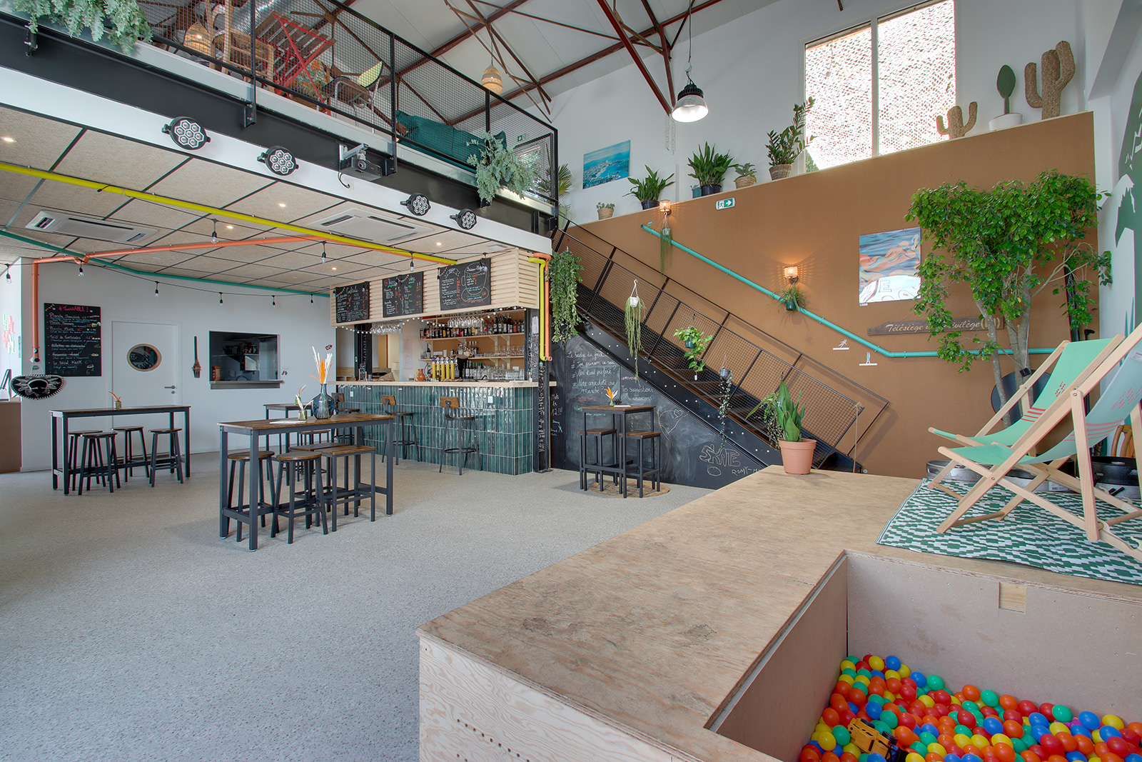 Social Bar Biarritz - Bar d'ambiance au cœur du quartier des Docks de ...