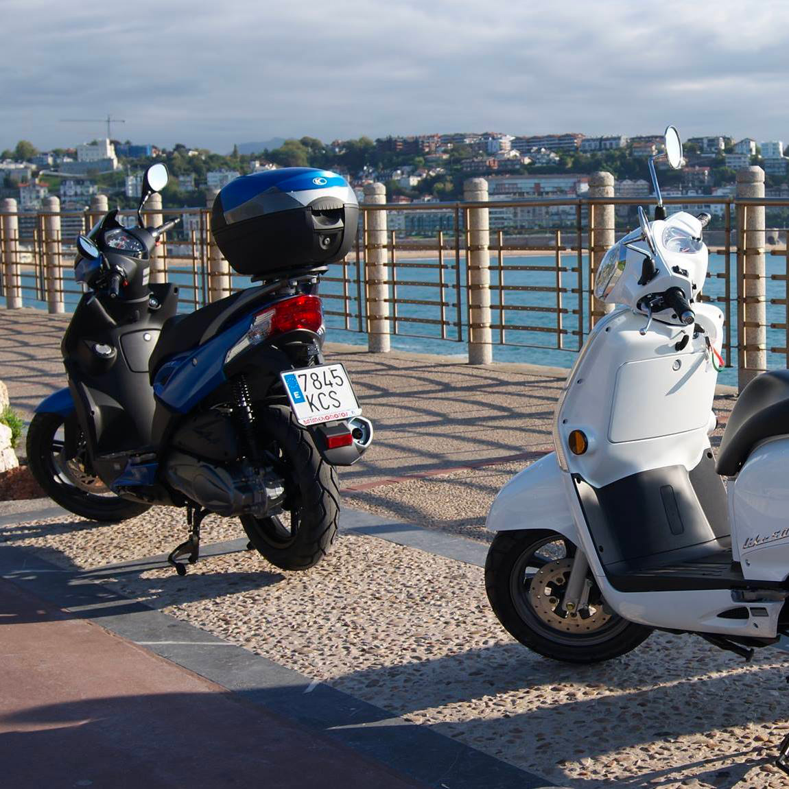 Rental Moto Donostia - Transport à Moto / Chauffeur / Tuk Tuk / VTC à ...