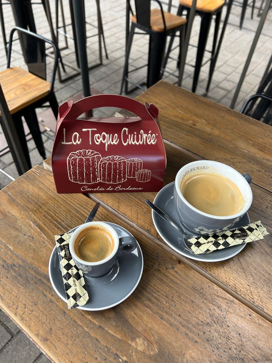 La Toque Cuivrée - L'authentique canelé - Macarons, Gâteaux Basques ...
