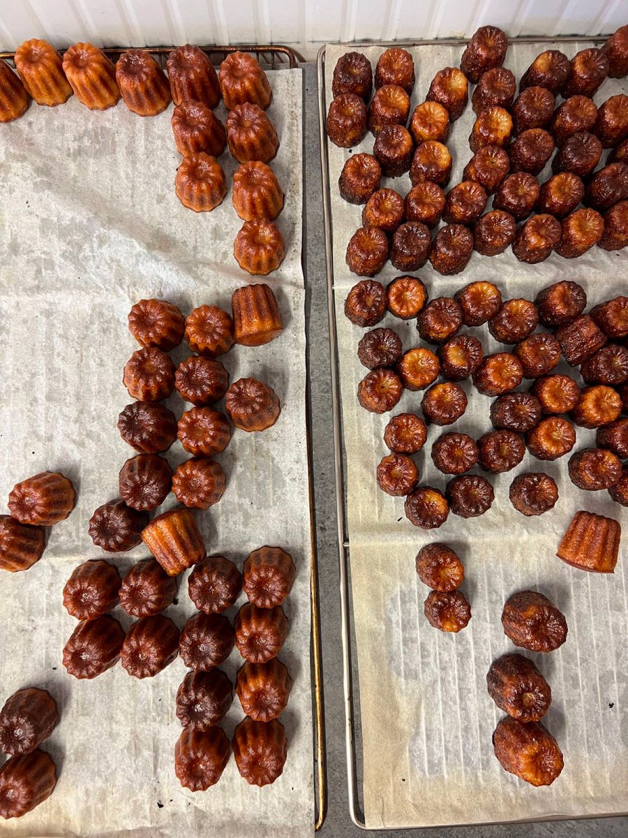 La Toque Cuivrée - L'authentique canelé - Macarons, Gâteaux Basques ...