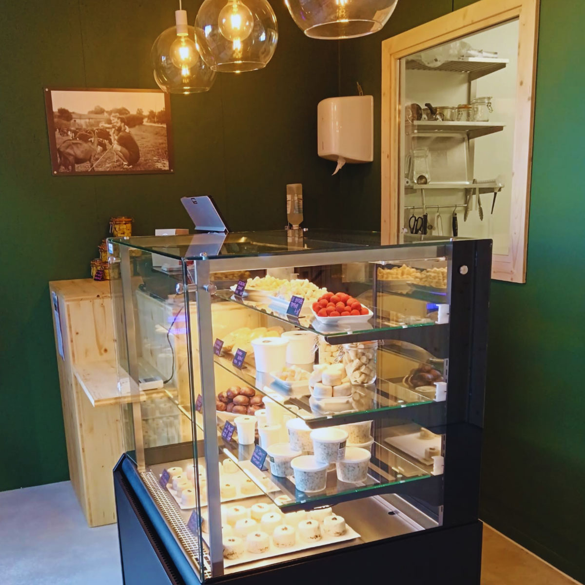 La Laiterie Caprine - Fromagerie caprine artisanale à Saint-Palais ...